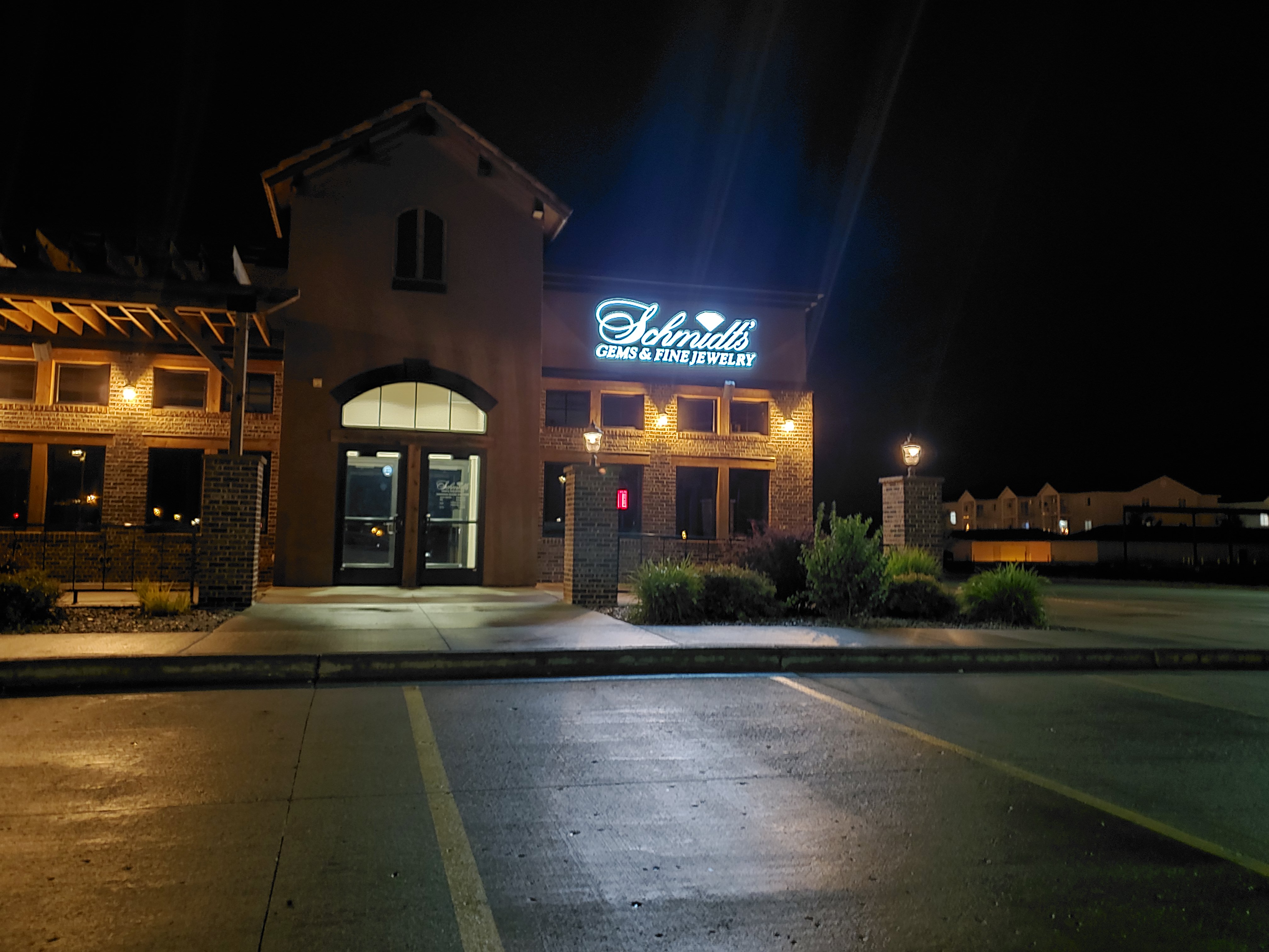 Schmidt’s Gems and Fine Jewelry – LED Lit Signage – Hofer Signs